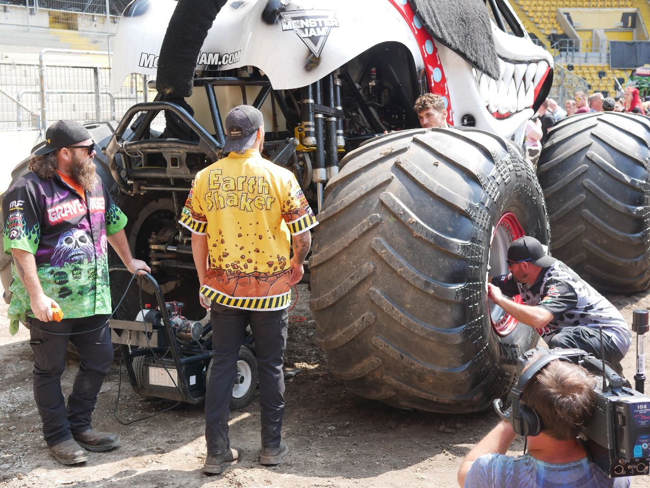Monster Jam in Dresden - Ein Erfahrungsbericht - urlaubspapa.de